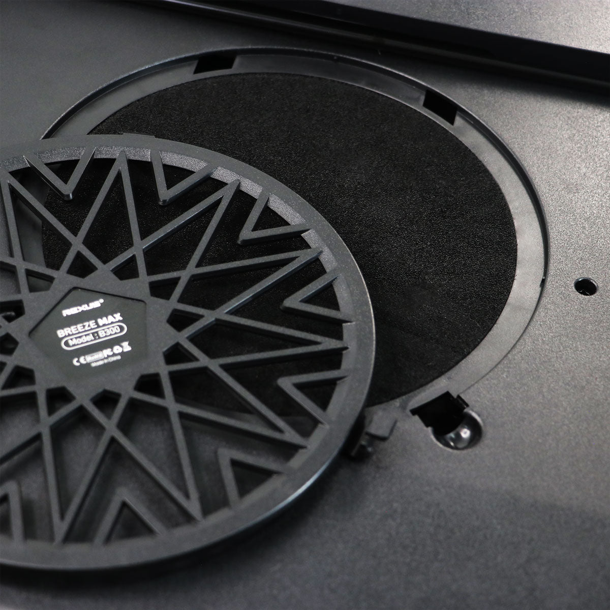 Rexus B300 Cooling Pad Breeze Max RGB - Laptop Cooler 2200RPM